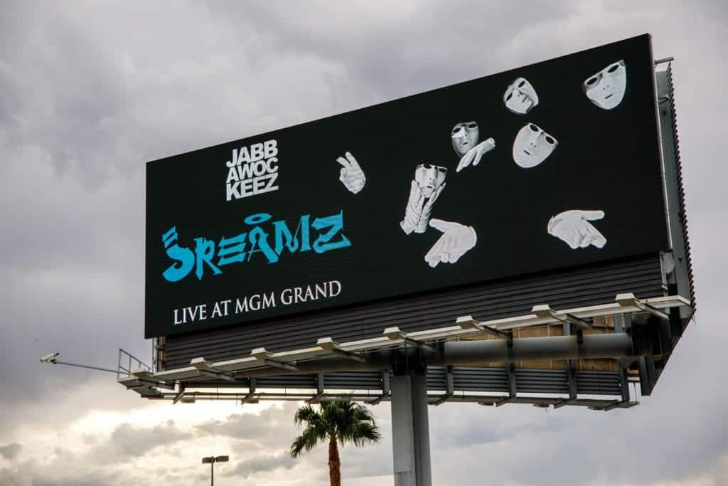 Digital Outdoor Billboards and LED Signs | Yaham