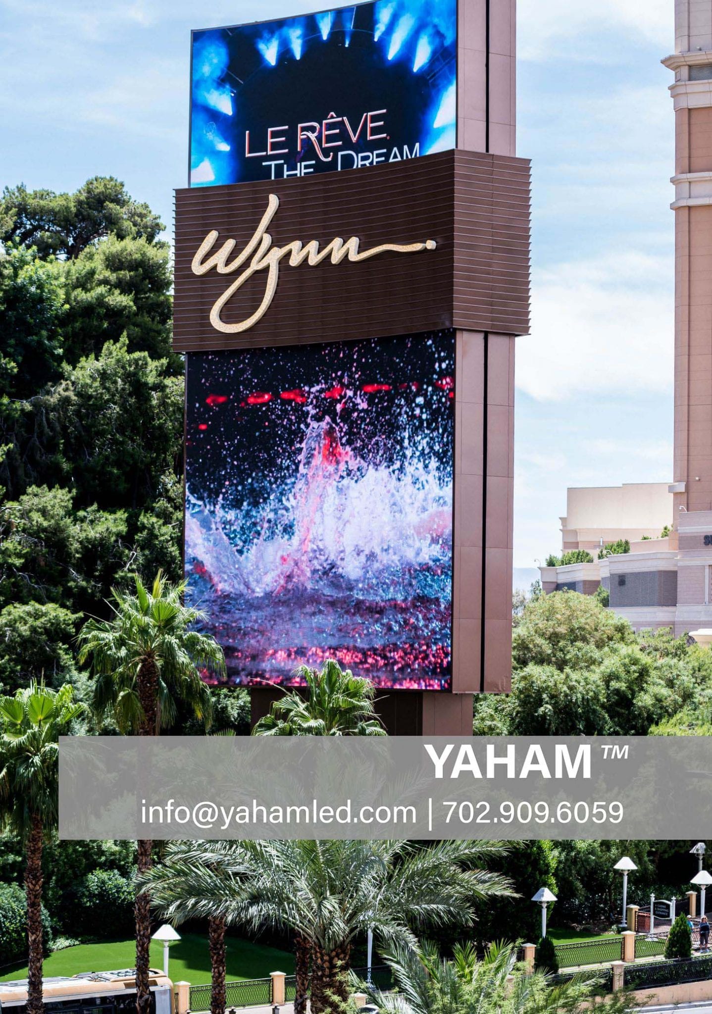 Wynn Las Vegas Pylon, Double-Faced Concave Outdoor LED