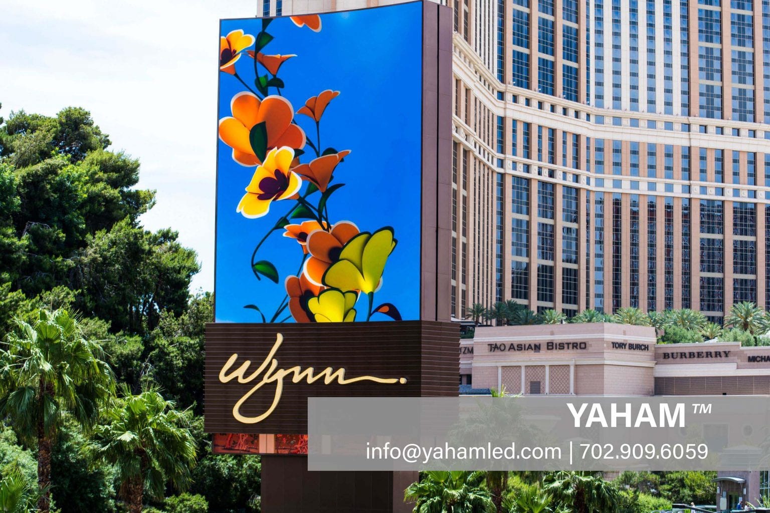 Wynn Las Vegas Pylon, Double-Faced Concave Outdoor LED